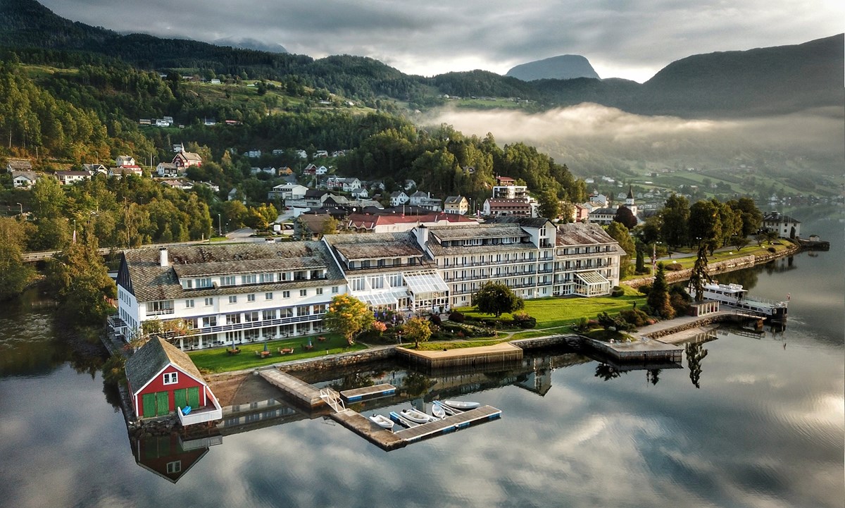 Brakanes Hotel - Historic Hotel in Hardanger