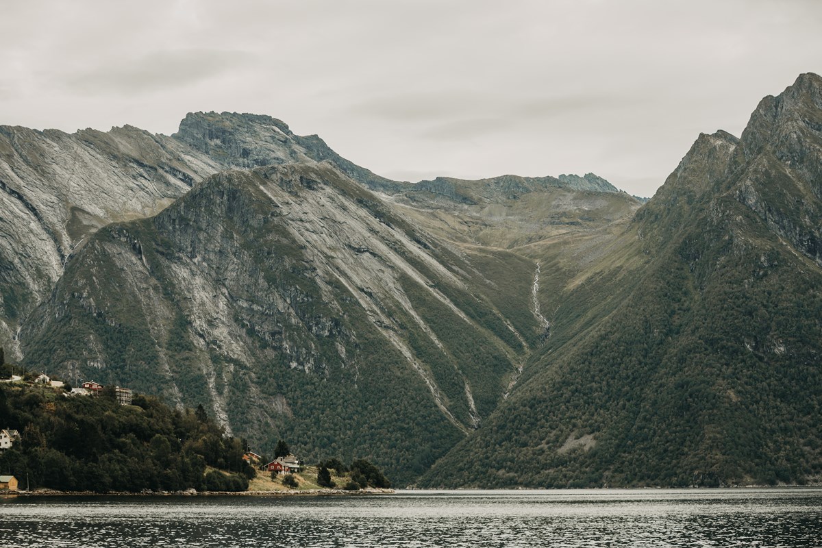 Hiking the Sunnmøre alps at Union Øye - De Historiske